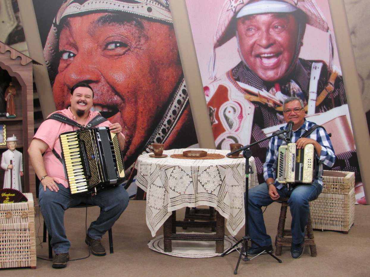 Mestre dos 8 baixos, Luizinho Calixto, participa do Sanfonas do Brasil ...